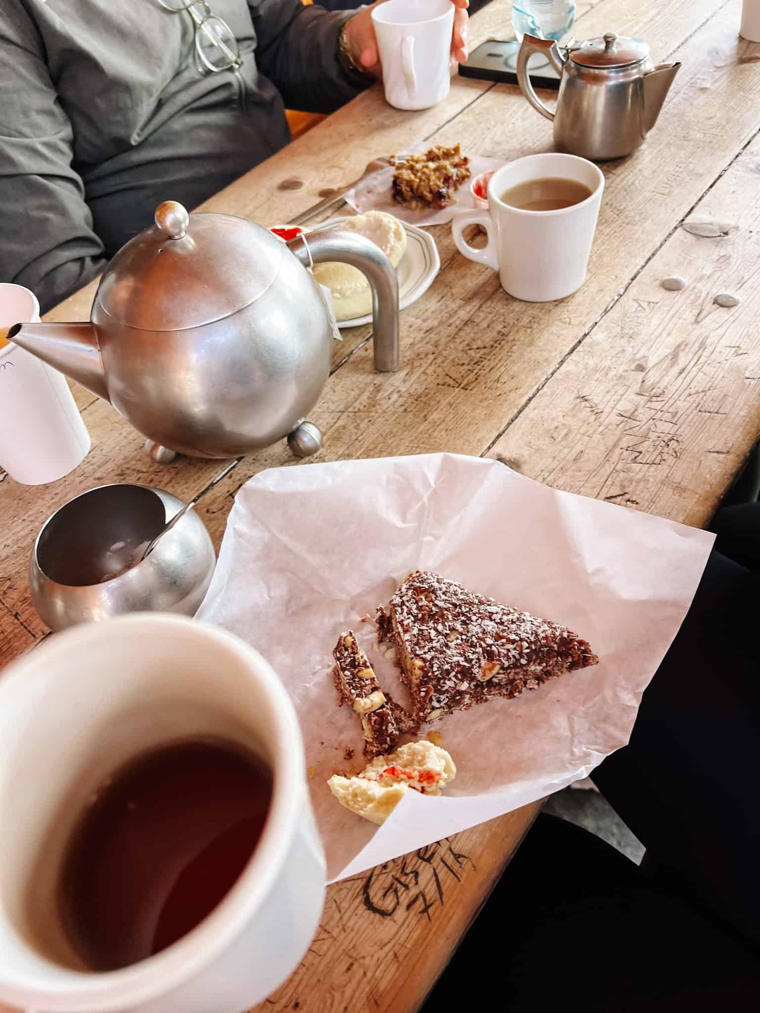 Lake Agnes Tea House Hike: The Ultimate Beginner’s Guide to This ...